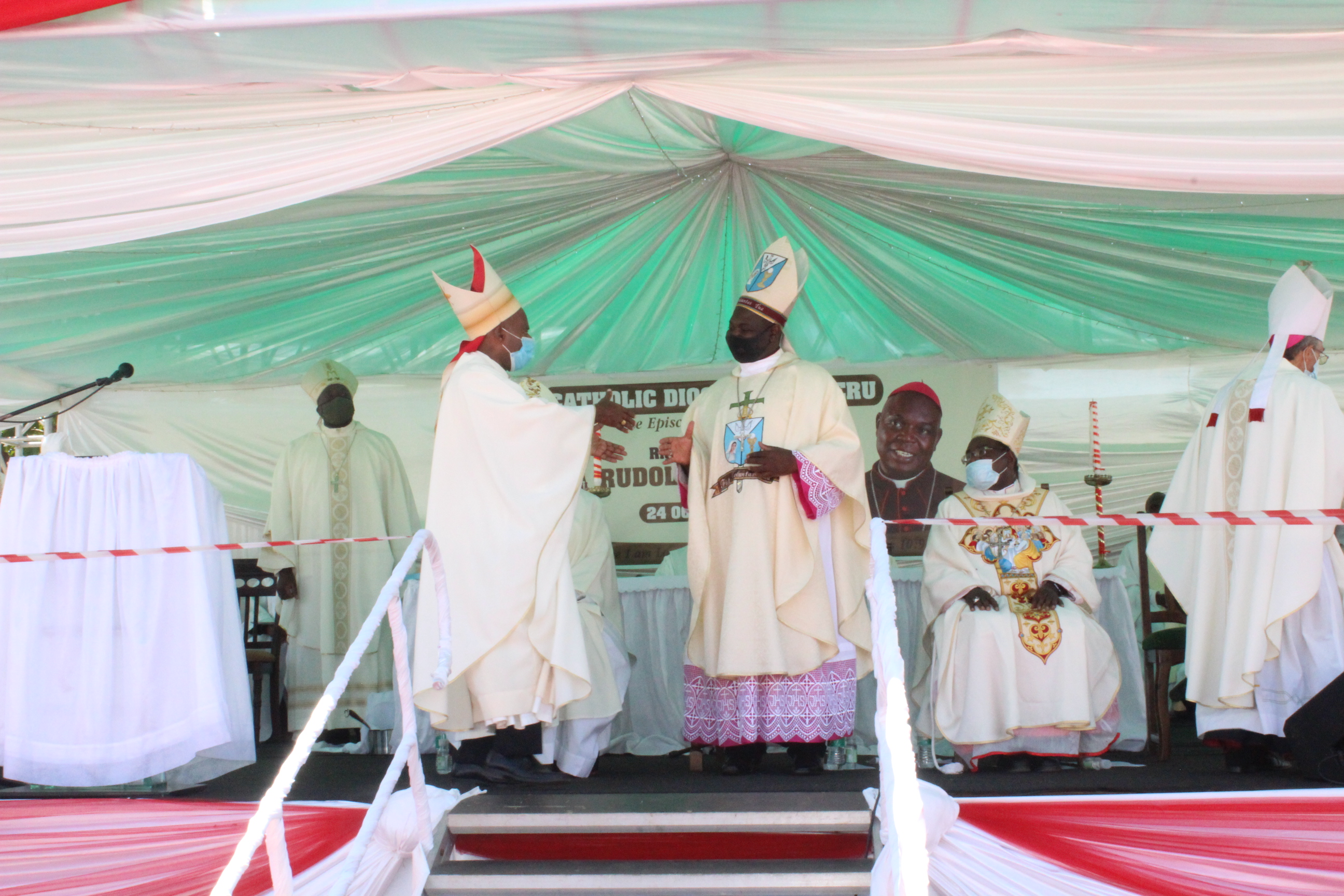 archbishop-alex-thomas-congradulates-bishop-nyandoro-on-his ...